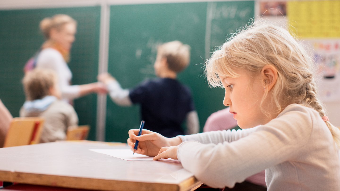 Lær barn økonomi med Pengeby | Danske Bank